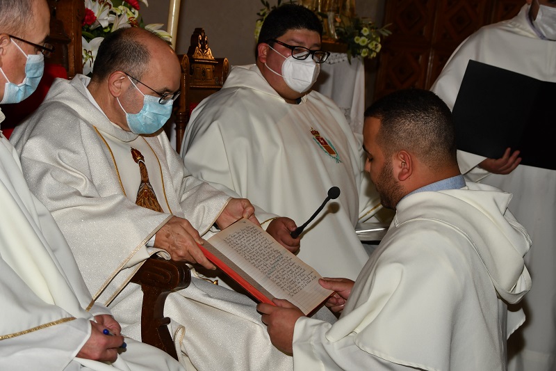 PRIMERA PROFESION RELIGIOSA DE FR. RUBEN ARRIAS Y FR. RODOLFO LEMUS EN ...