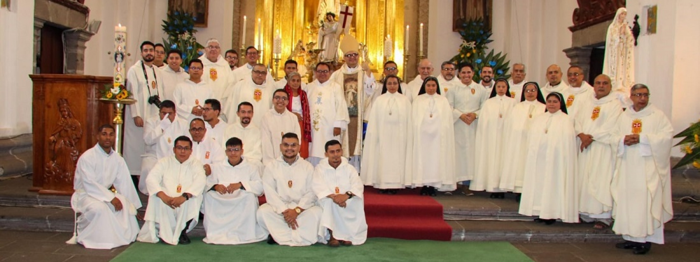 Ordenación Sacerdotal de Fr. Domingo Armando Martínez y Ordenación ...